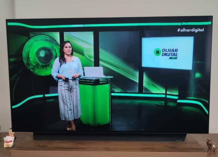 Review da LG CX55: smart TV surpreende no som e acabamento - Olhar Digital