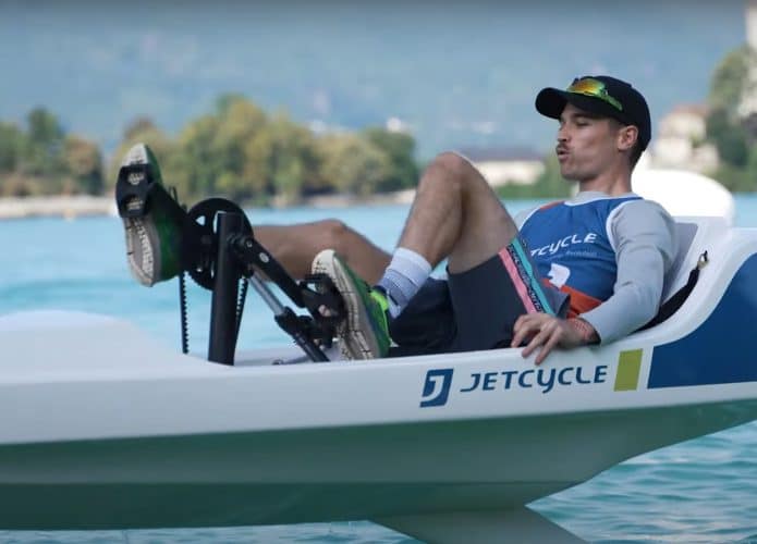 Conheça a JetCycle Max Hydrofoil, uma bicicleta aquática que pode “voar ...