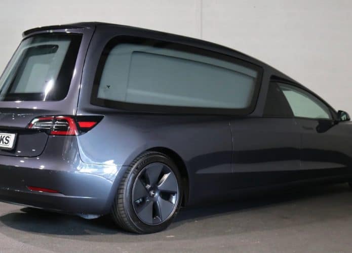 “Lindo de morrer”: conheça o Tesla Model 3 transformado em rabecão ...