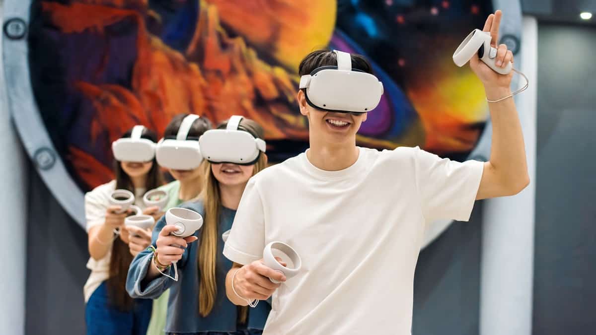 Quest VR: Meta melhora rastreamento de mãos e mais recursos