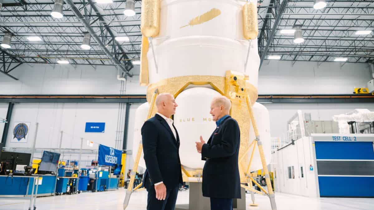 Blue Origin revela maquete de seu módulo de pouso lunar