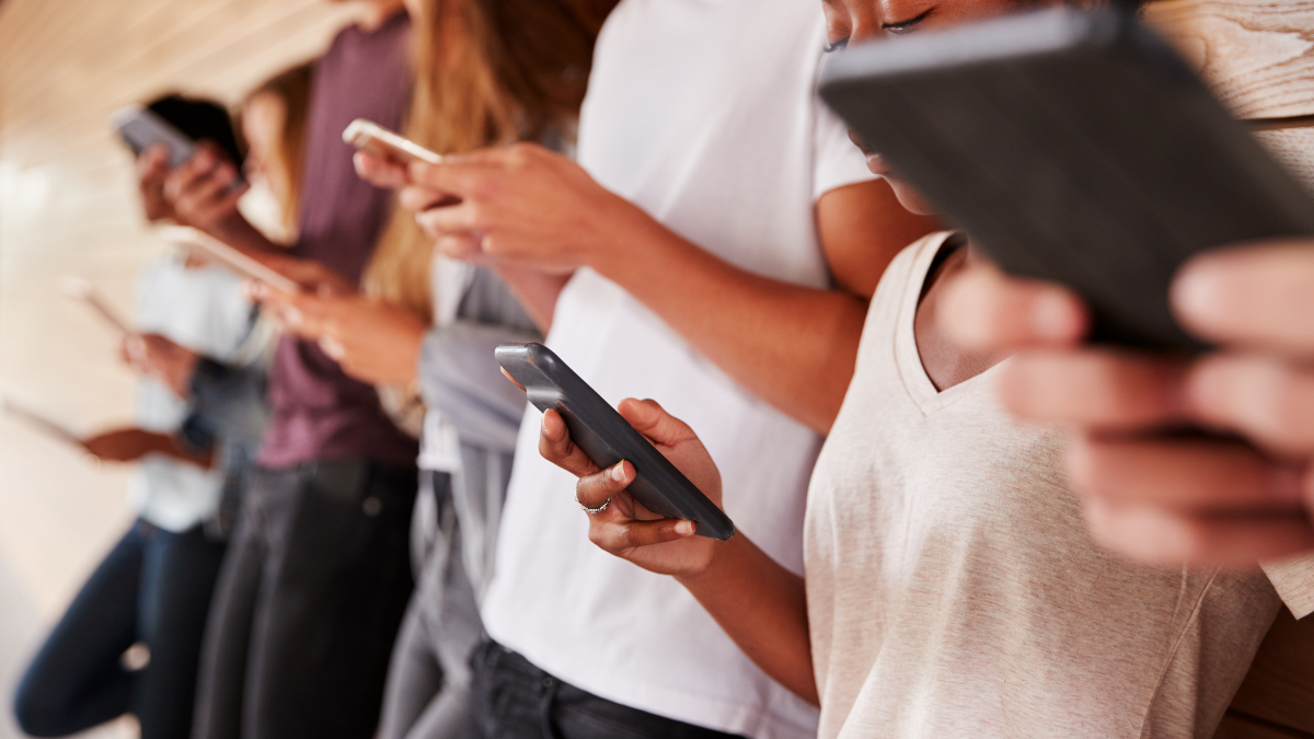 Quais os perigos de usar celular desatualizado?