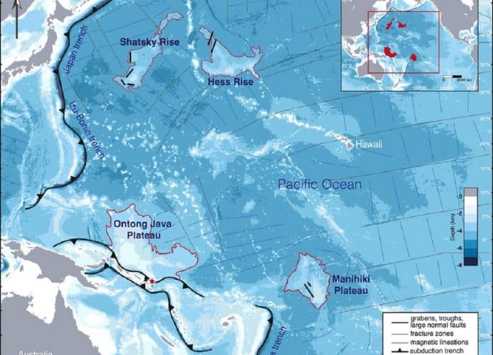 Placa tectônica do Pacífico começa a rachar; entenda
