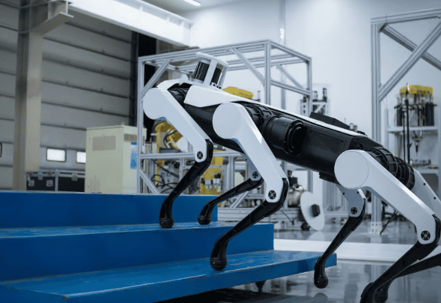 Lenovo deve lançar cão-robô de seis "patas" ainda em 2024