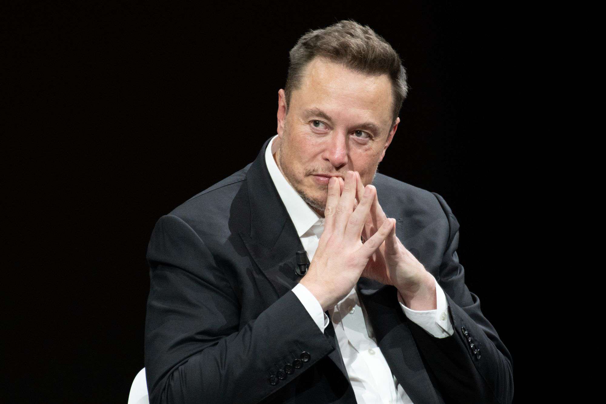 Elon Musk inclui Microsoft em processo contra OpenAI por "monopolizar" IA