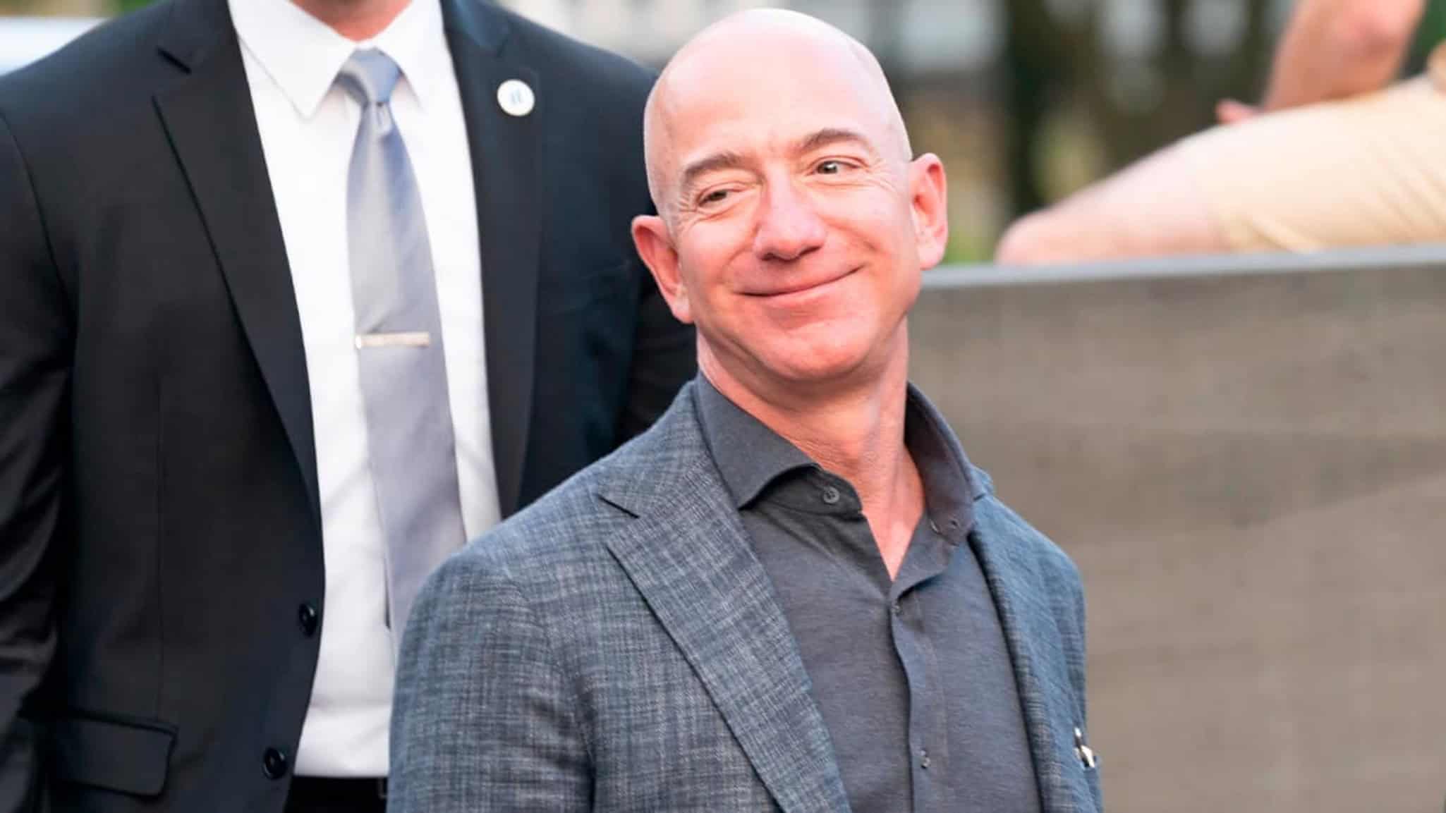 Jeff Bezos se une à Samsung para desafiar a Nvidia