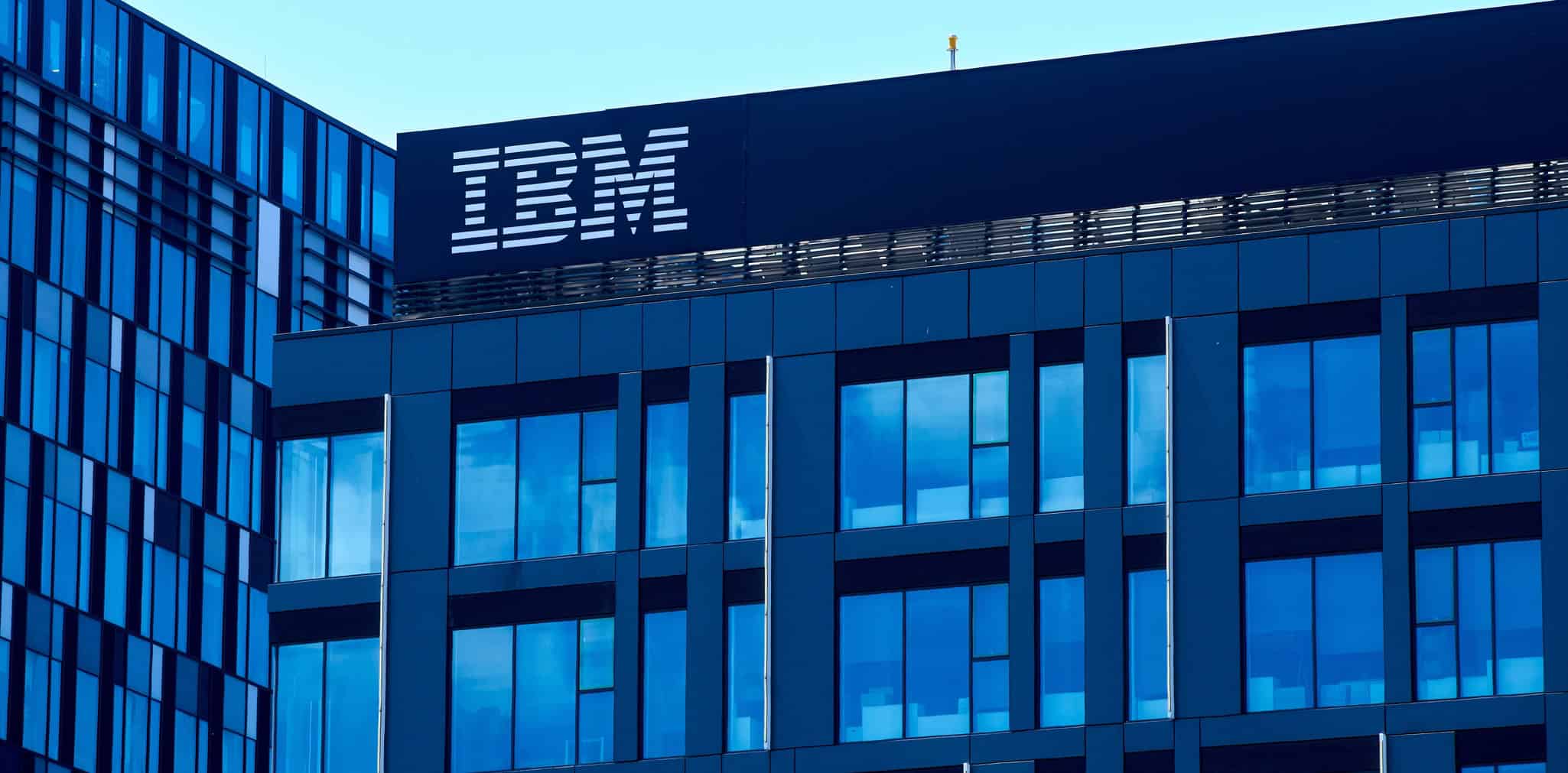 IBM lança nova linha de chips que promete simplificar IA